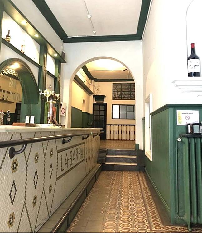 Edificios Emblemáticos de León, El secreto del bar la barra y Jesús Riol, el Indiana Jones ...